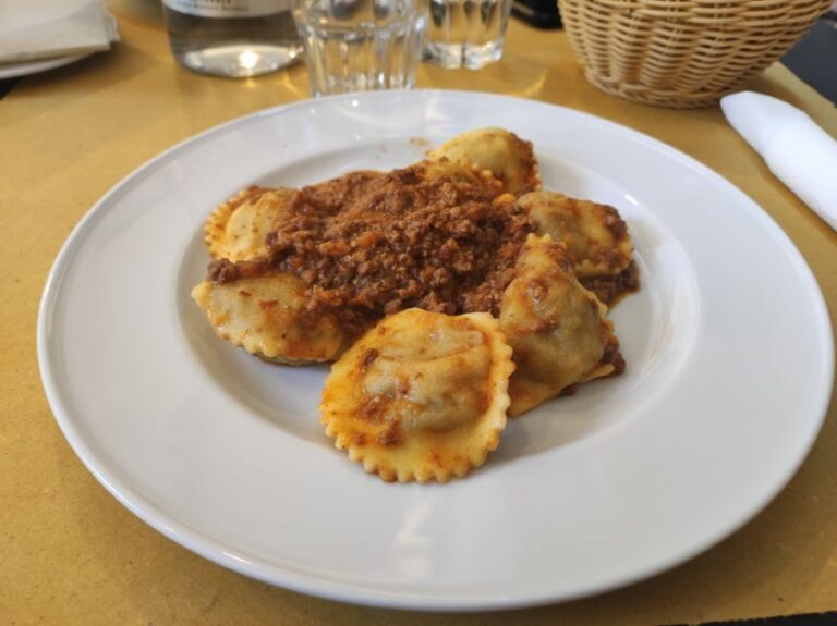 Lucca: Guided Food Walking Tour with Tastings - Authentic Traveler Experiences