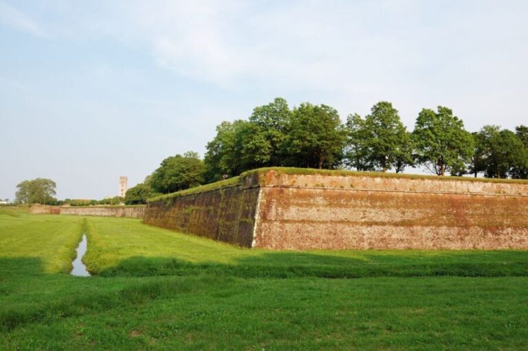 Lucca: Self-Guided Bike Tour to the Wine Roads - The Scenic Highlights and Stops