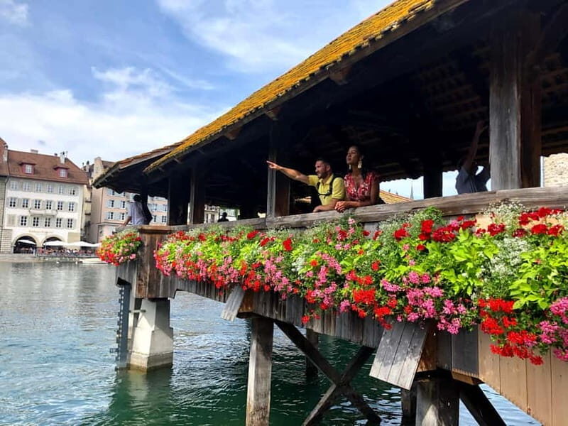 Lucerne: Private Walking Tour with Wine Tasting - Exploring Lucerne’s Old Town