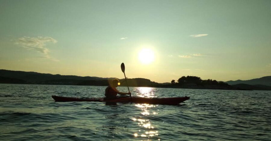 Lumbarda - Sunset Kayak Tour with a Picnic - Wine and Sweets - What to Expect and Practical Details