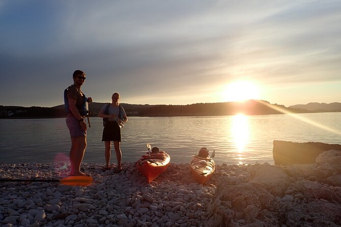 Lumbarda-Sunset Kayaking Experience with picnic: Wine and Sweets - Introduction