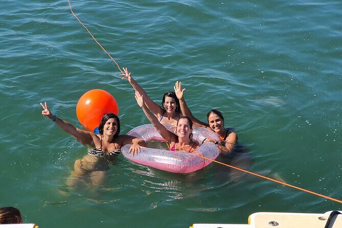 Lunch and swiming near a beach in Lisbon | 5h | 12P - Pricing and Value