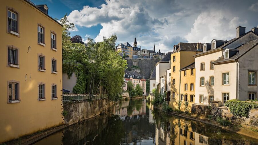 Luxembourg: Express Walk with a Local in 60 minutes - What to Expect During Your 60-Minute Walk