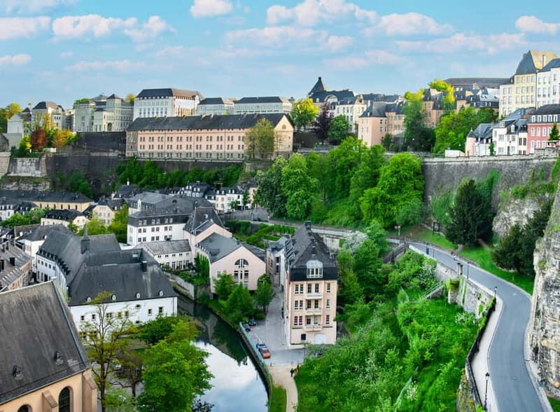 Luxembourg: Intro Walking Tour with a Local - The Itinerary: A Walk Through Luxembourgs Heart