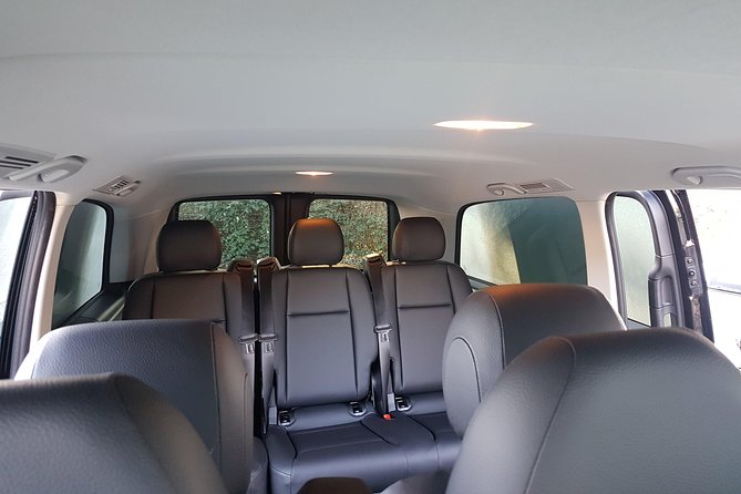 Luxury Minivan from Charleroi airport to the city of Ghent - A Practical Look at the Luxury Minivan Transfer from Charleroi Airport to Ghent