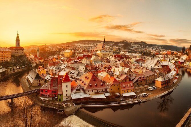 Luxury Private Day trip from Prague to Cesky Krumlov via Hluboka Castle - Strolling Through Cesky Krumlov’s UNESCO World Heritage Old Town