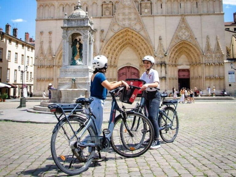 Lyon: Electric bike rental - 2 hours - A Practical and Enjoyable Way to Discover Lyon