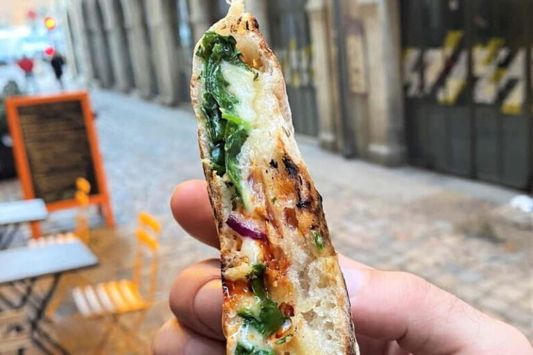 Lyon: Guided Food Tour with Tastings - The Guides and Atmosphere
