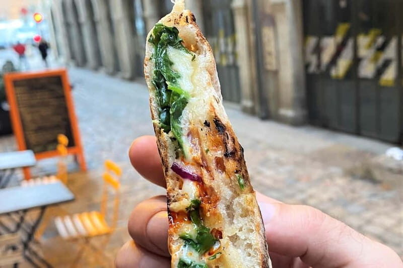 Lyon: Guided Food Tour with Tastings - The Guides and Atmosphere