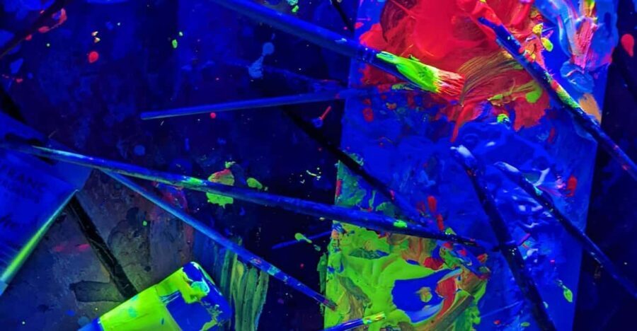 Lyon : Neon painting in an artist's studio - gallery - Why This Experience Is Worth Considering