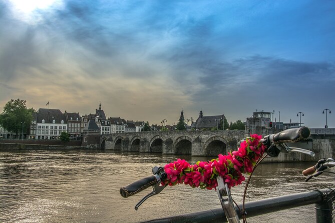 Maastricht Privat Sightseeing City Walk - Key Points