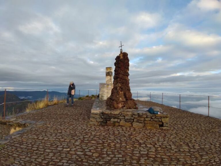 Madeira: Pico Ruivo Guided Sunrise Hike with Hotel Pickup - The Itinerary in Detail
