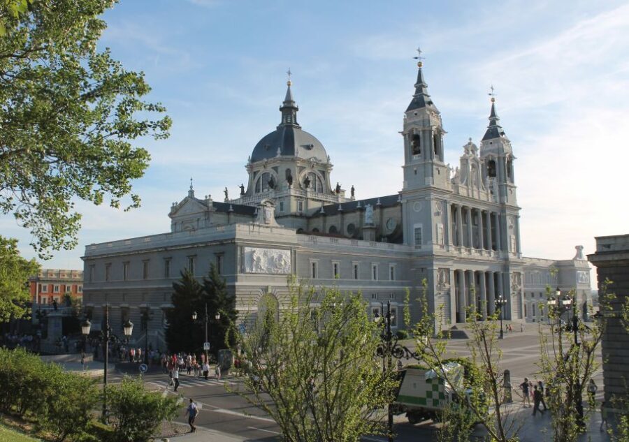 Madrid: 2-Hour City Highlights Guided Walking Tour - Exploring Madrid in 2 Hours: A Practical Guide