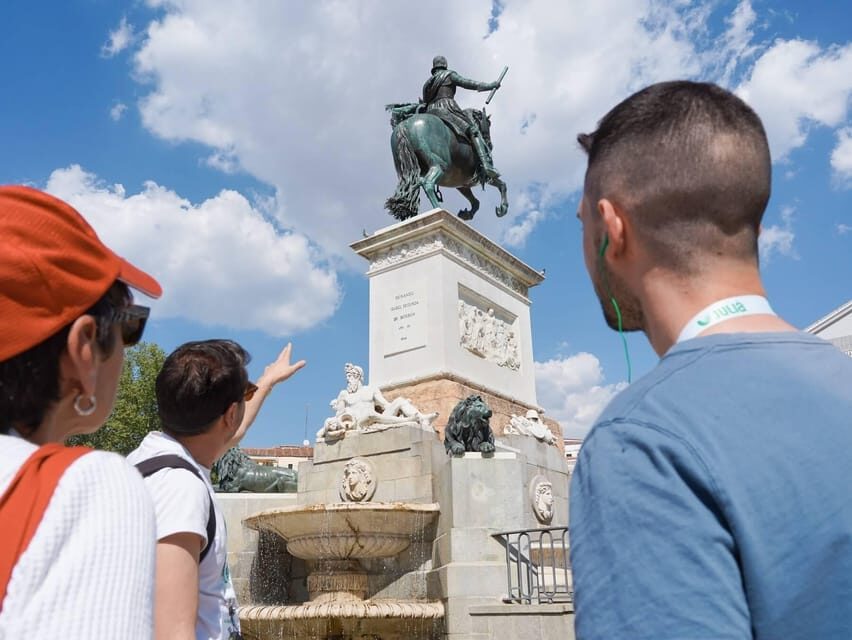 Madrid: 4-Hour Bus Tour with Royal Palace Admission - How the Itinerary Syncs with Authentic Madrid