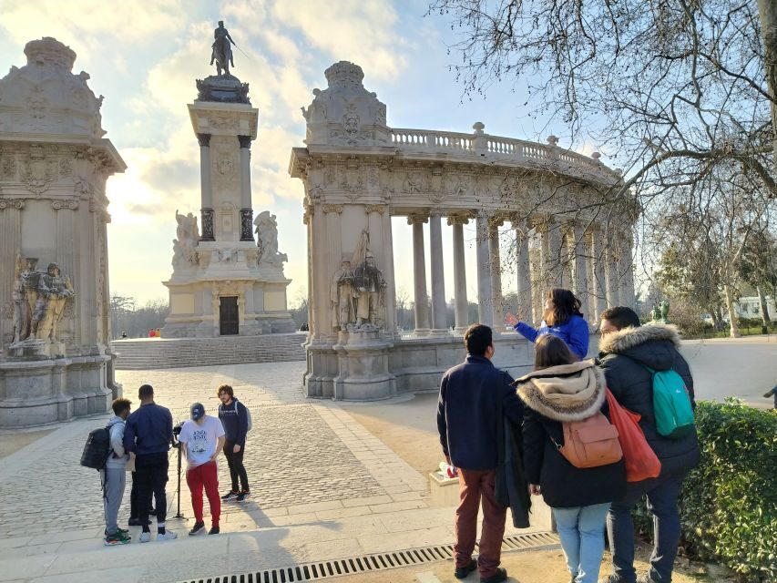 Madrid: Cibeles Rooftop & Retiro Park Guided Walking Tour - Starting Point and Itinerary Breakdown