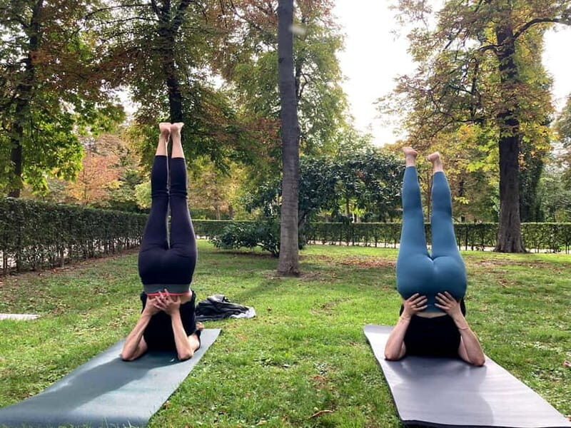 Madrid: Flow Yoga class in Retiro Park - The Experience of Practicing Yoga in Madrid’s Retiro Park