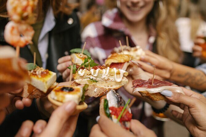 Madrid: Food Tour with Tapas and Drinks - Walking Through La Latina: An In-Depth Look