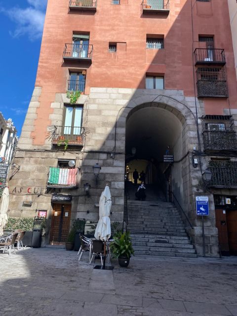 Madrid: Monastery of Descalzas Reales Tour with Tickets - The Itinerary Breakdown