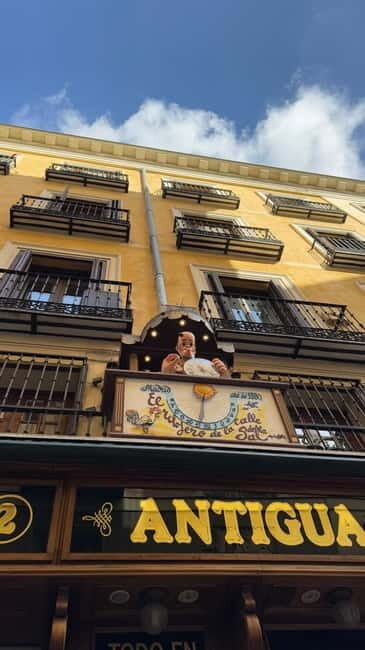 Madrid: Old Town Tour with Tapas Break - The Tapas Break: Focused on Authentic Flavors