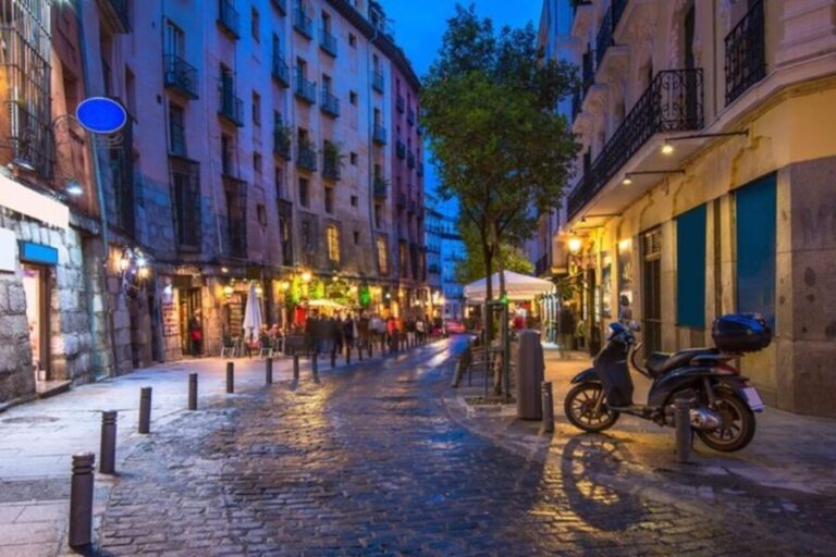Madrid: Panoramic Open-Top Bus Day or Night Tour with Guide - How the Tour Fits into Your Madrid Visit