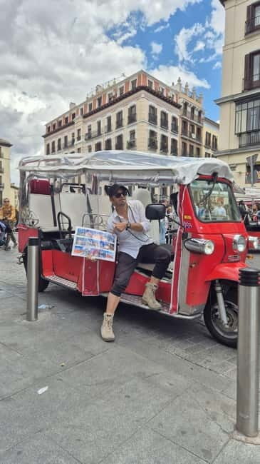 Madrid: Private Tuk Tuk Tour 1 hour - What Makes This Experience Stand Out?