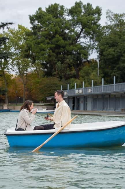 Madrid: Professional photoshoot in the Retiro park - The experience’s strengths and potential drawbacks