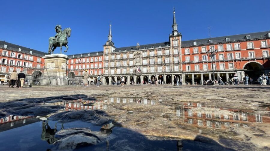Madrid: Royal Palace Entry Ticket and Small Group Tour - The Itinerary in Detail