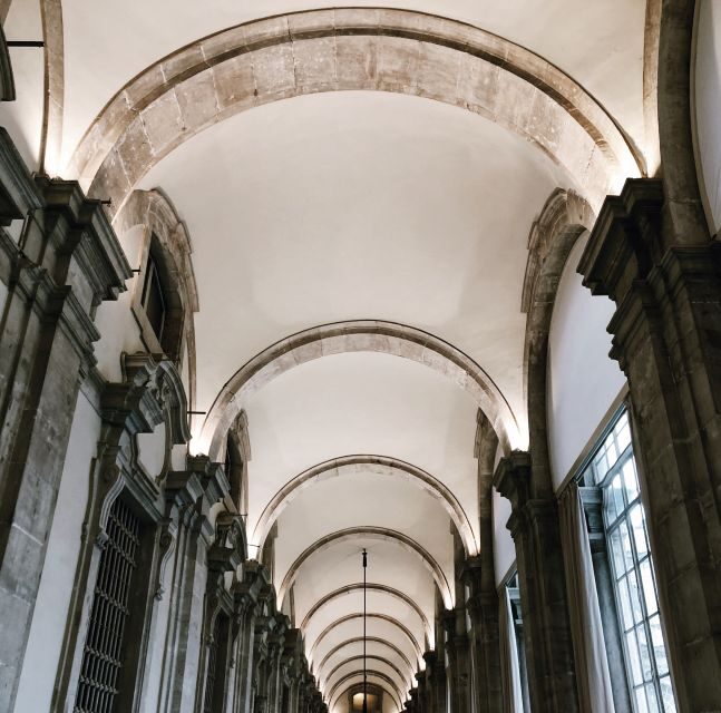 Madrid: Royal Palace Skip-the-Line Guided Museum Tour - Exploring the Palace’s Most Famous Rooms