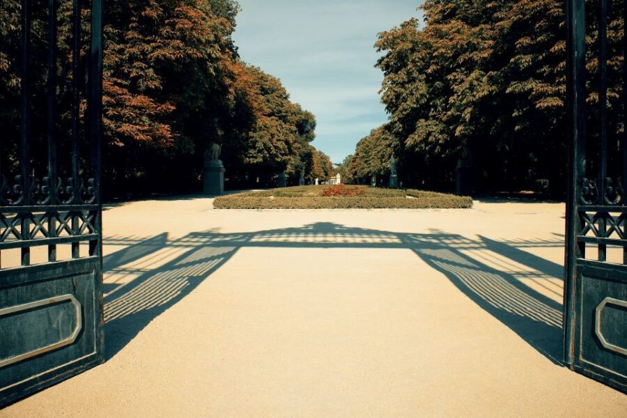 Madrid: Secrets of Retiro Park 2-Hour Walking Tour - The Historical Context