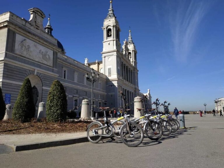 Madrid: Sunset and Night Lights Bike Tour - What You’ll Experience
