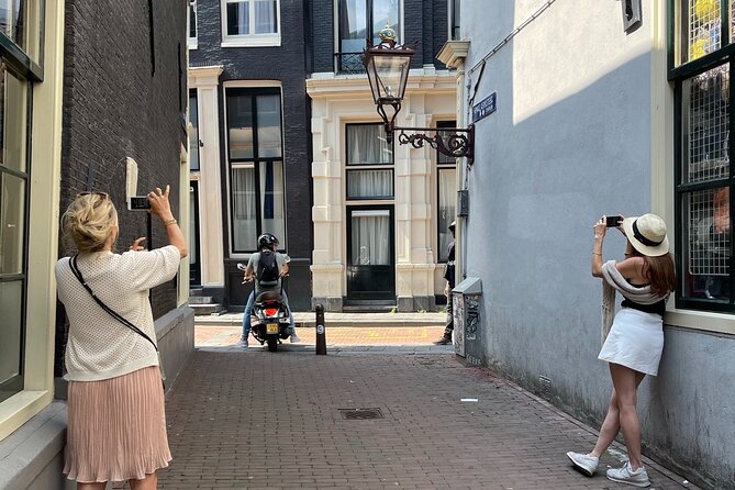 Magical Amsterdam (personalized photography tour) - Key Points