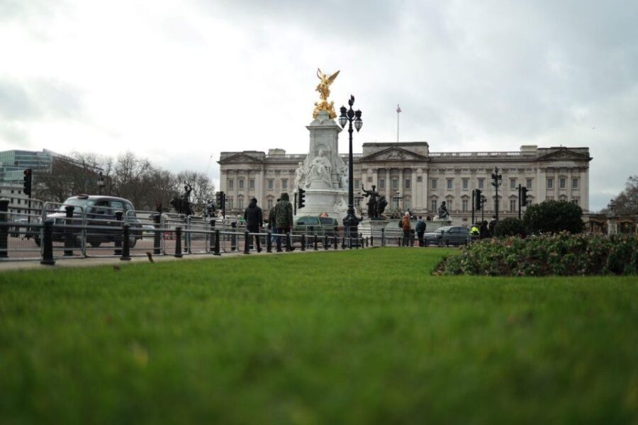 Majesty in Motion: Exploring Westminster's Royal Legacy - The Practical Side: What Travelers Need to Know