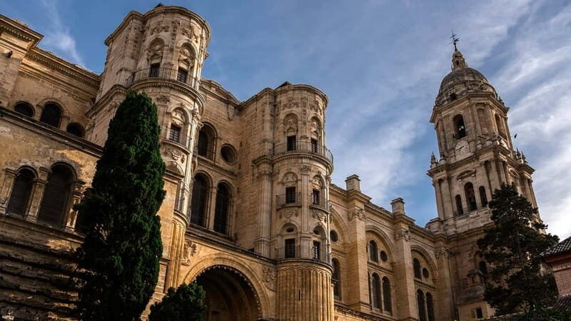 Málaga: 2-Hour Historical Center & Cathedral Tour - Inside the Cathedral of Málaga