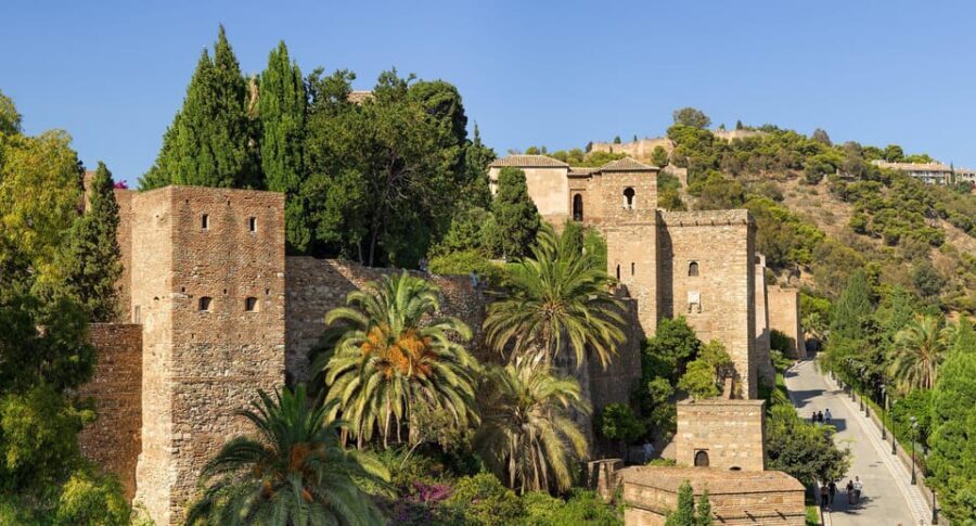 Málaga: Alcazaba and Historical City Center Private tour - The Alcazaba: A Fortress of the Past