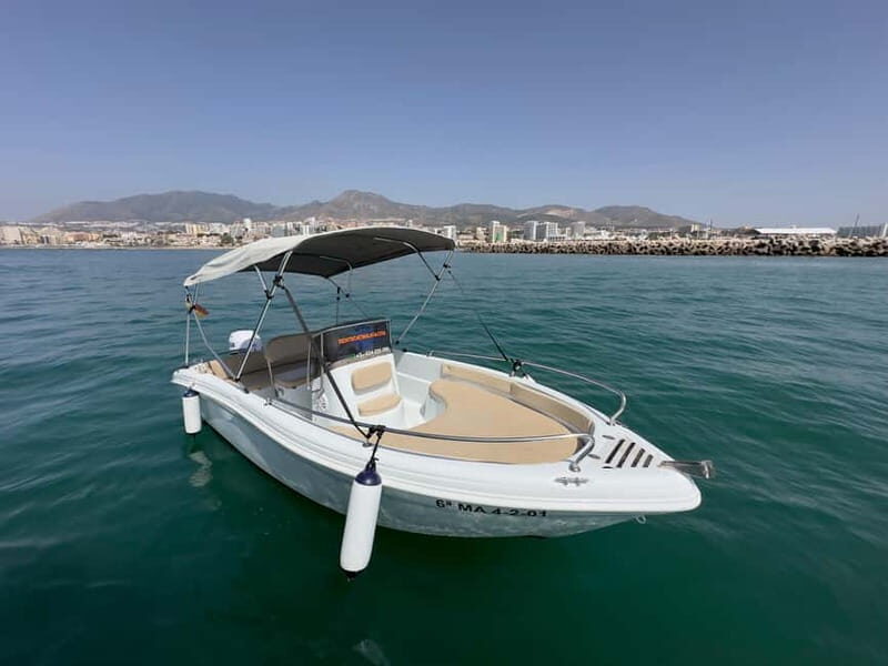 Malaga: Boat rentals without a license - A Closer Look at the Practical Aspects