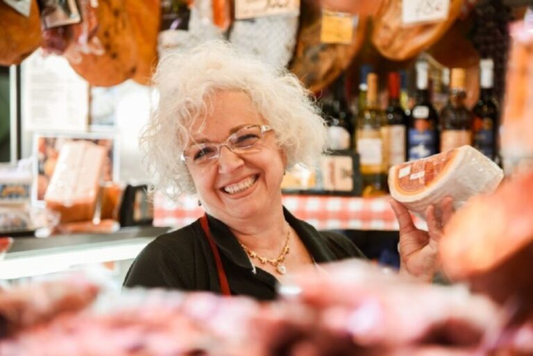 Malaga: Foodie Tour of Atarazanas Market - The Guided Walk Through the Market: From Olives to Sardines