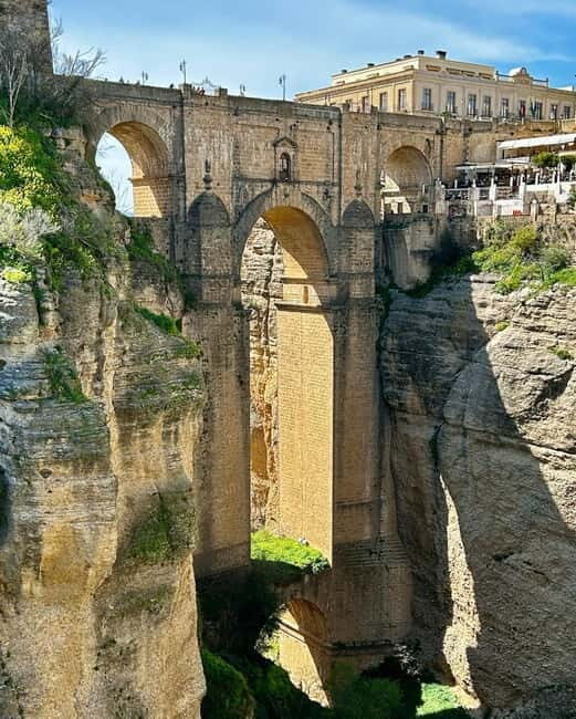 Malaga: Ronda and Setenil de las Bodegas Day Trip - Exploring Ronda: A View of Old Spain