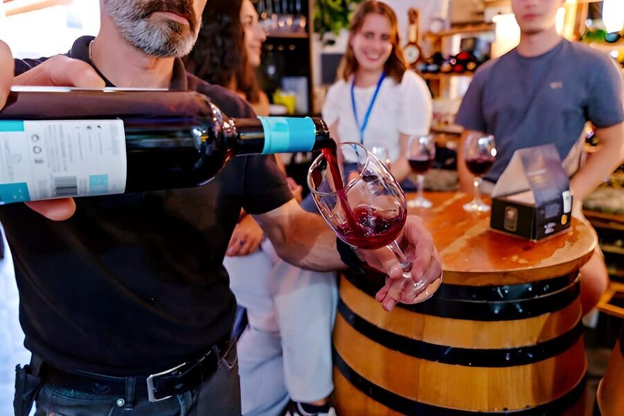 Malaga: Wine and Tapas Tour with Tastings and Drinks - The Tour Experience: What Makes It Stand Out?