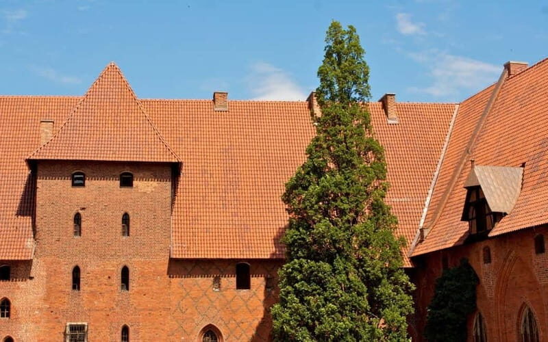 MALBORK: Castle of the Teutonic Oder from Warsaw - private - The Journey and What to Expect on Arrival