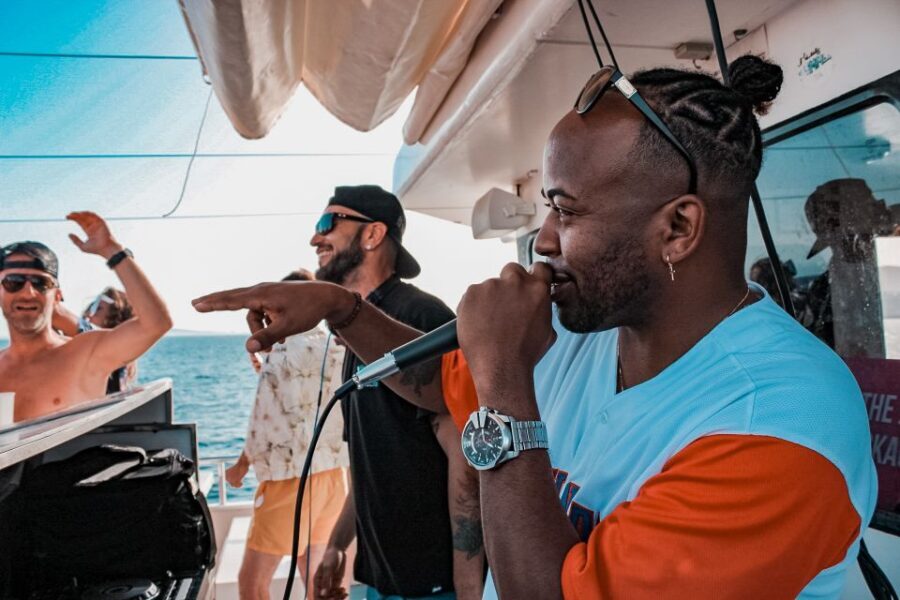 Mallorca: Boat Party with DJ, Buffet and Entertainment - Whos It For?