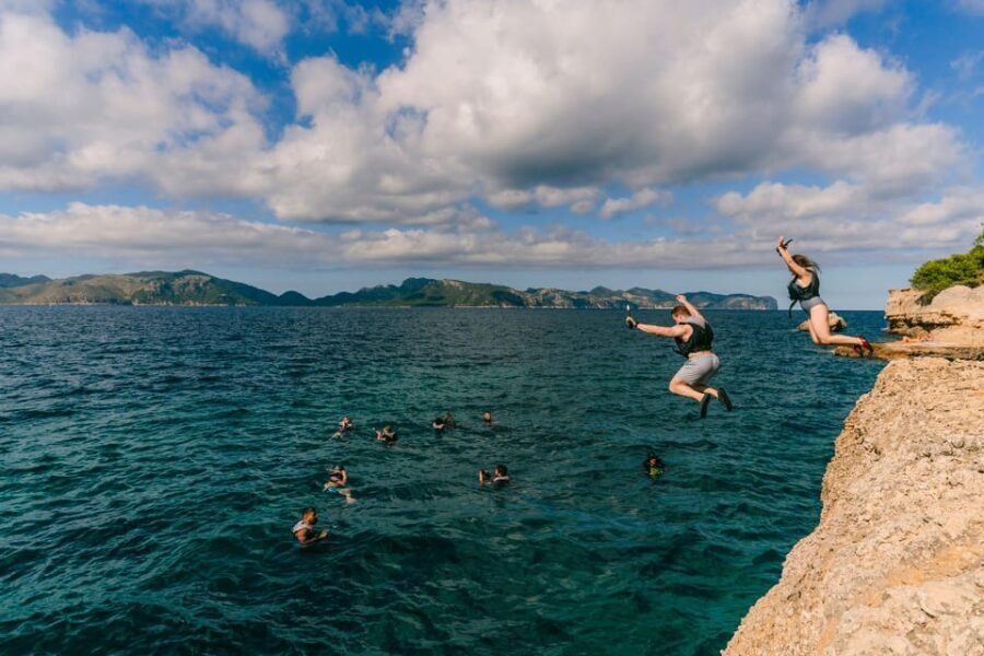 Mallorca: Kayaking, Sea Cave, Cliff Jumping & Snorkel Tour - Analyzing the Value