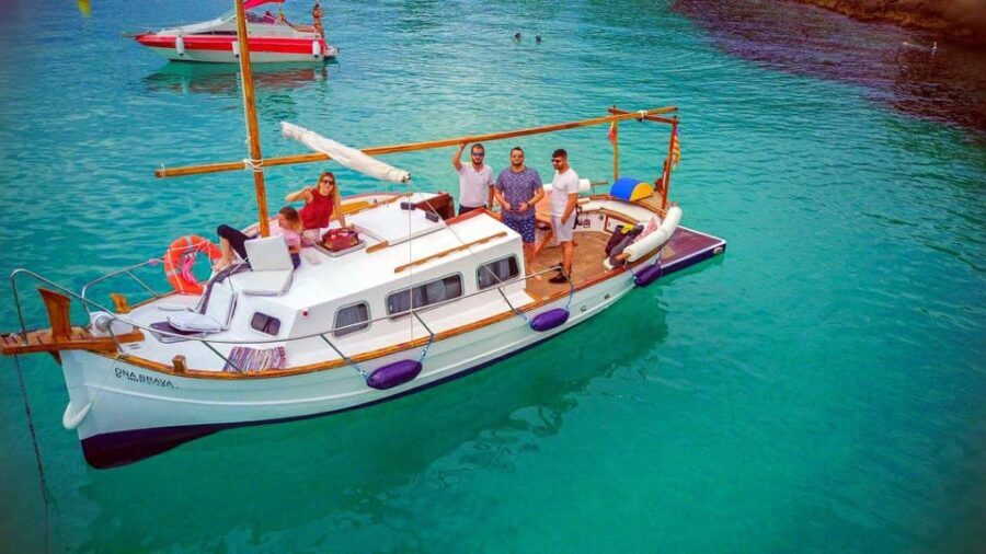 Mallorca: Llaüt Excursion around Palma with food and drinks - Authenticity and Review Highlights