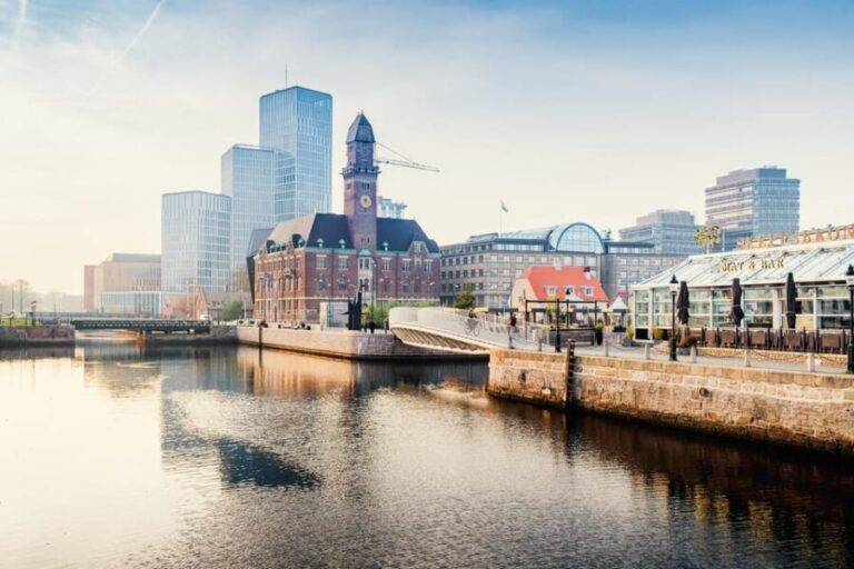 Malmö: Sightseeing and Landmarks tour by bike - Authentic Traveler Feedback
