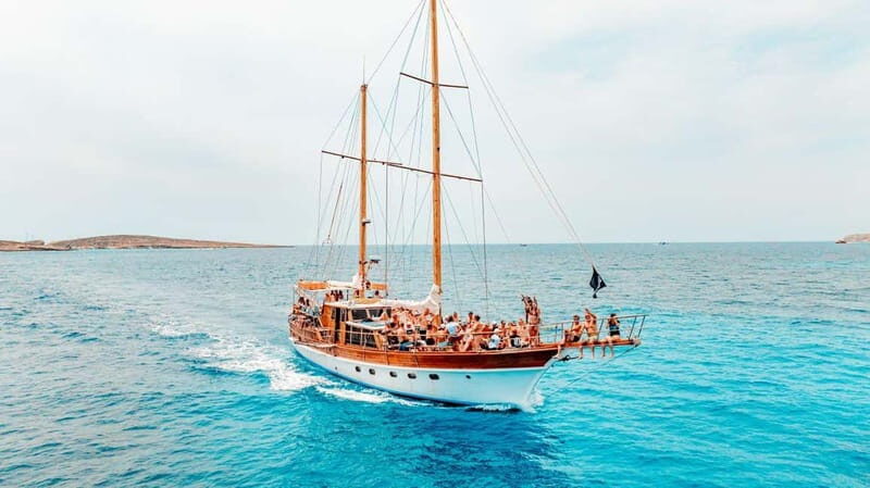 Malta: Blue Lagoon & Sea Caves Boat Trip & Gozo Buggy Tour - The Experience on the Water