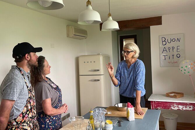 Mamma's Pizza Class in Roman Countryside - Setting and Atmosphere: A Cozy Countryside Villa