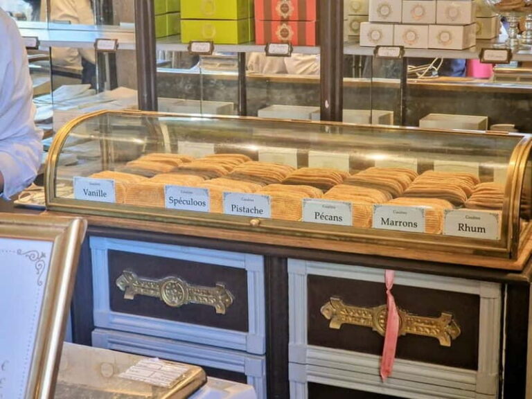 Marais Highlights, Place Vosges, Victor Hugo & Bakery Tour