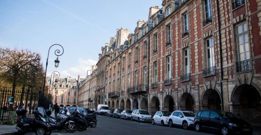 Marais Walking Tour: Lifestyle in Paris - Walking Through Paris’s Historic Heart