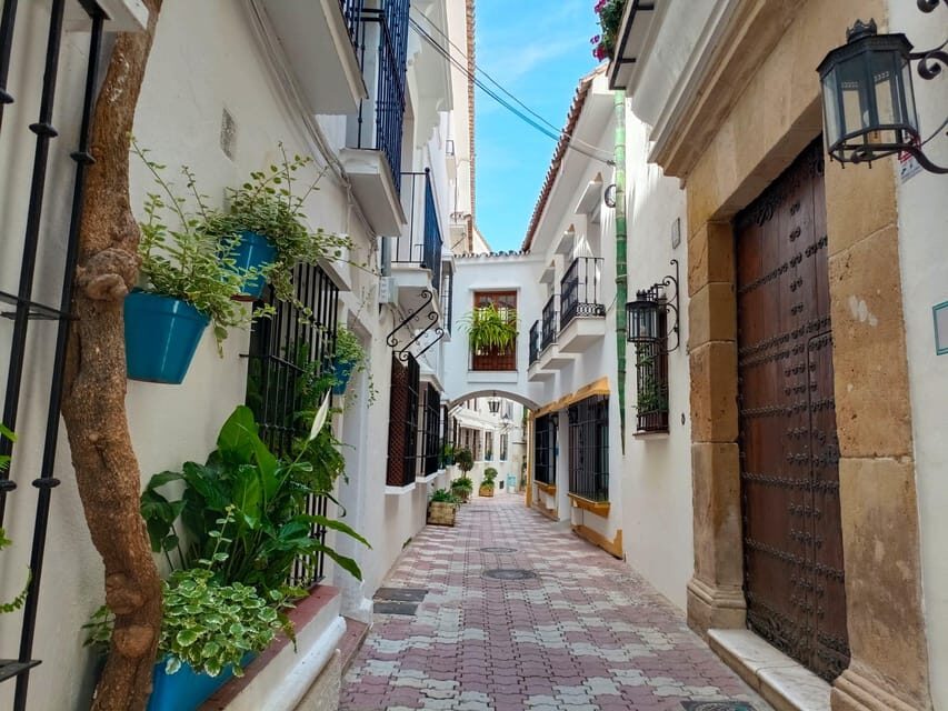 Marbella private tour & Puerto Banus to walk on your own - Discovering Marbella’s Old Town