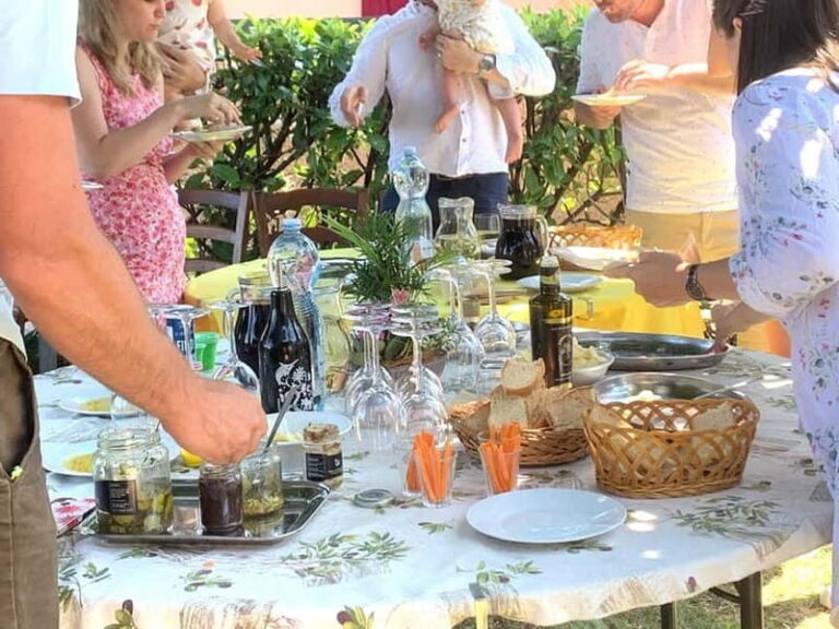 Maremma: Oil tasting with aperitif of typical products - The Details That Make It Special
