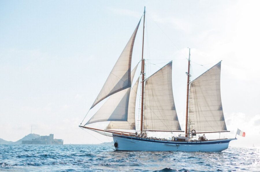 Marseille: Calanques National Park Sailing Cruise with Lunch - Authenticity and Quality of the Crew